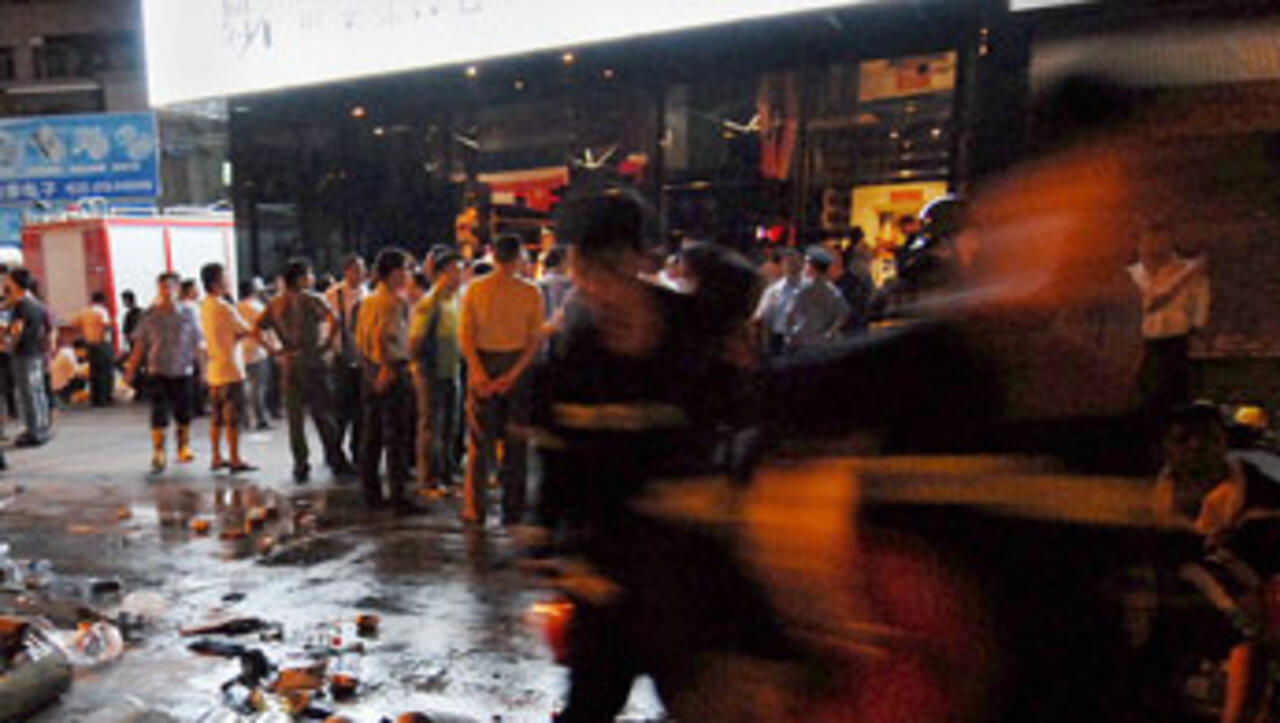 Scores killed in China nightclub fire