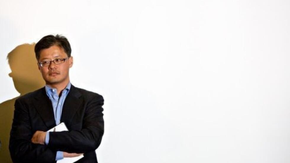 Yahoo! co-founder Yang announces resignation