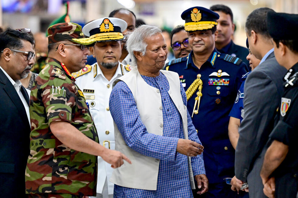 Bangladesh army chief warns country 'at risk' from infighting