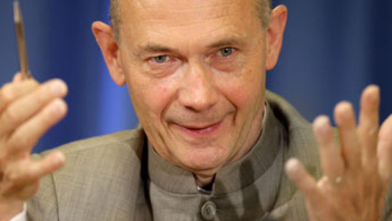 Pascal Lamy re-elected head of WTO