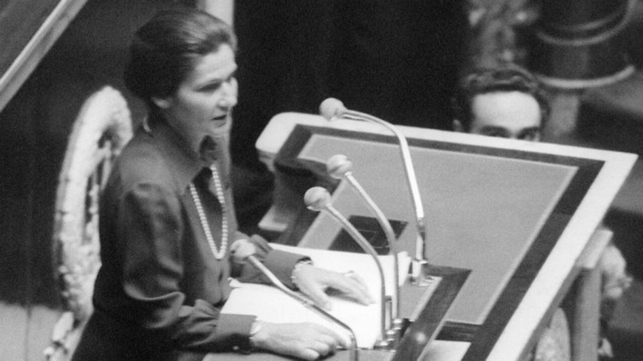 French politicians mourn pro-choice lawmaker Simone Veil