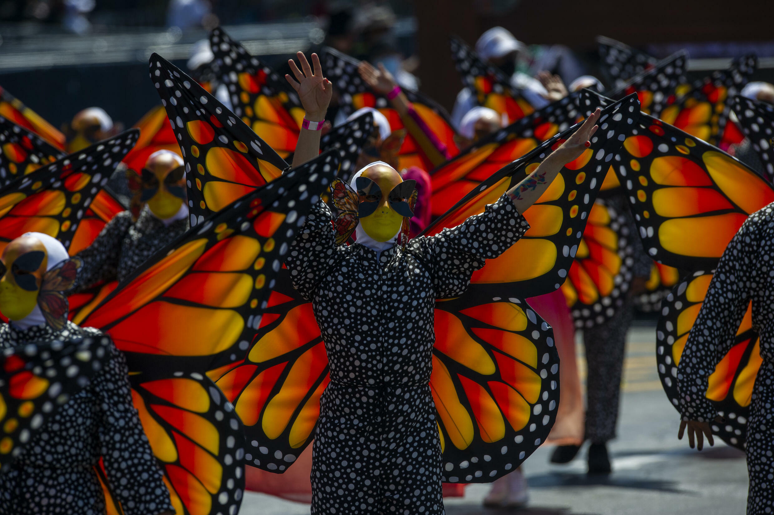 Mexico City comes alive for Day of Dead parade
