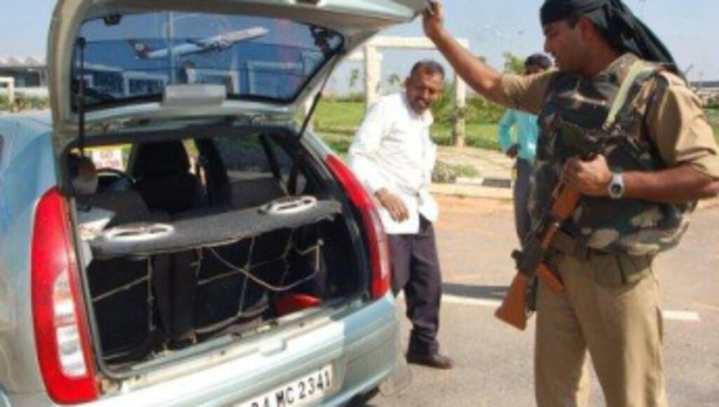 Les aéroports en alerte après des menaces de détournements d'avions ...
