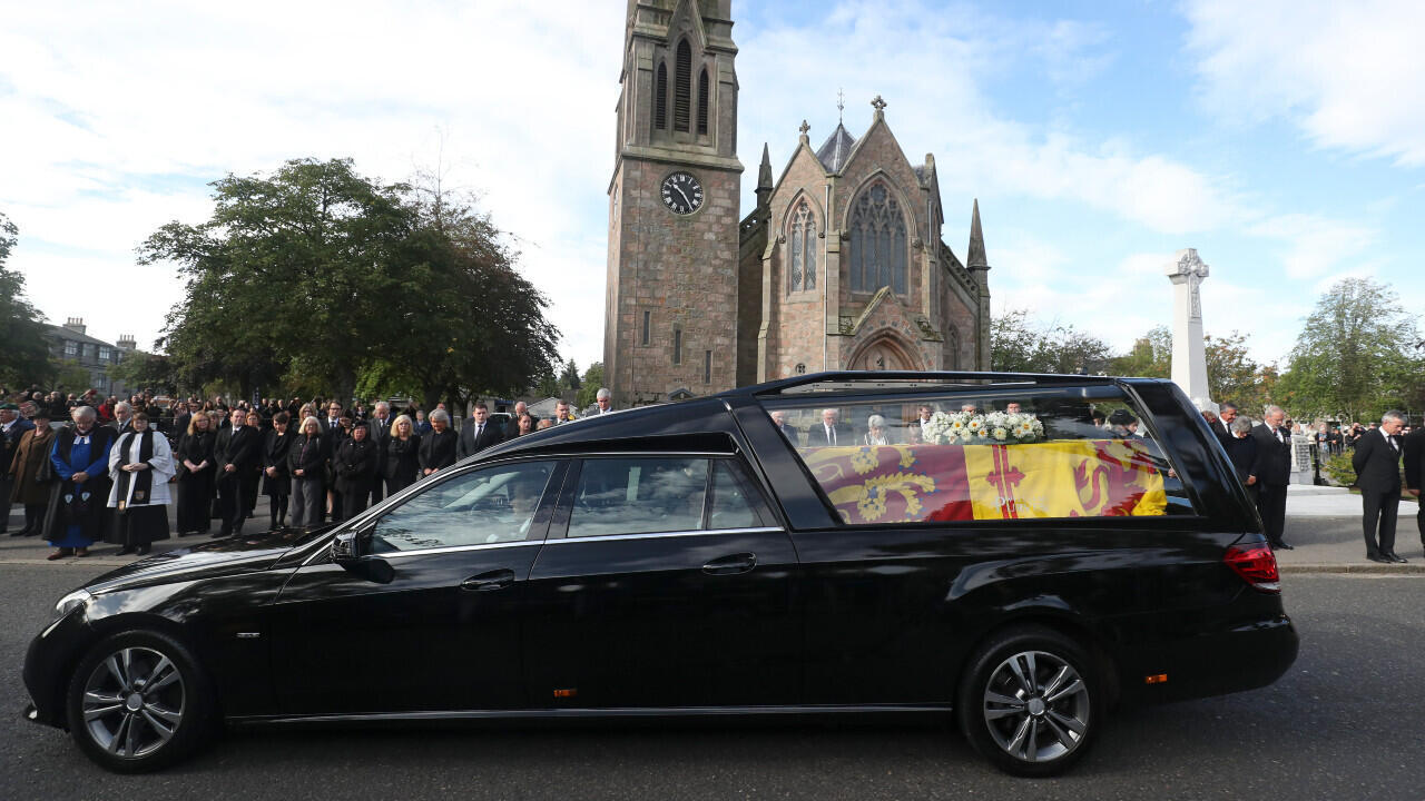 Queen's funeral cortege begins journey from Balmoral Castle to ...