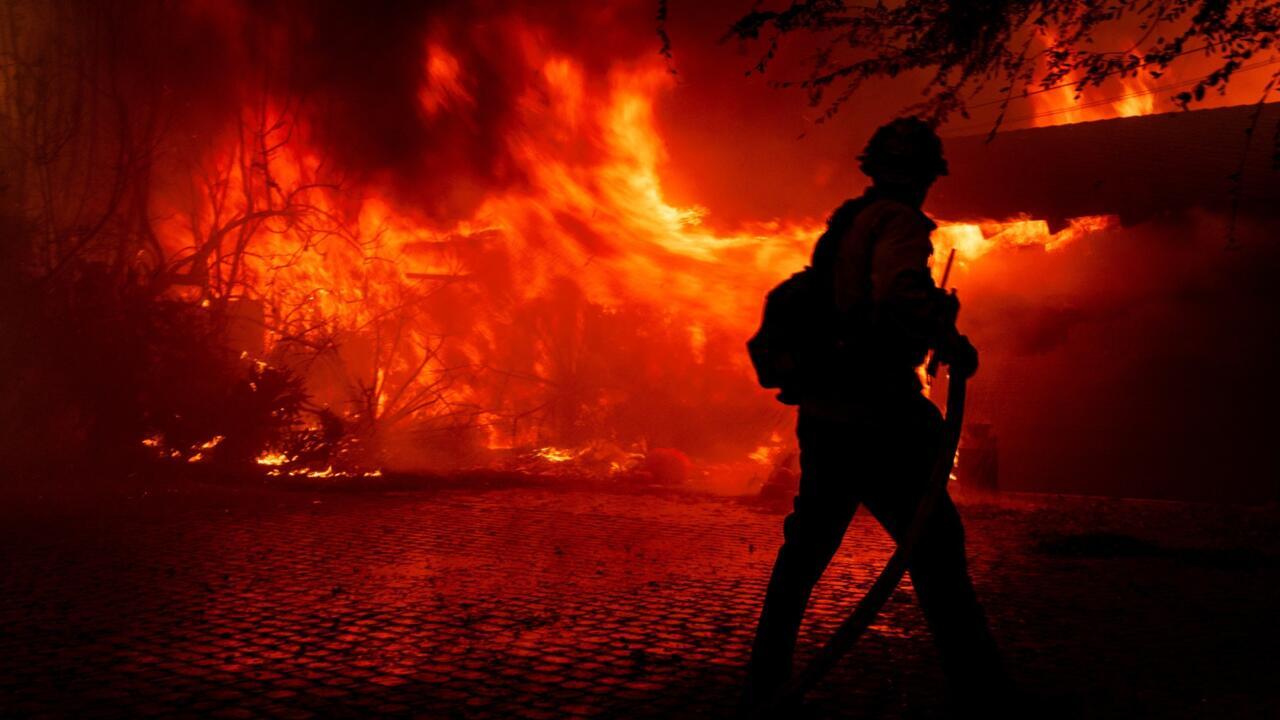 Authorities urge thousands to flee 'Mountain Fire' near Los Angeles
