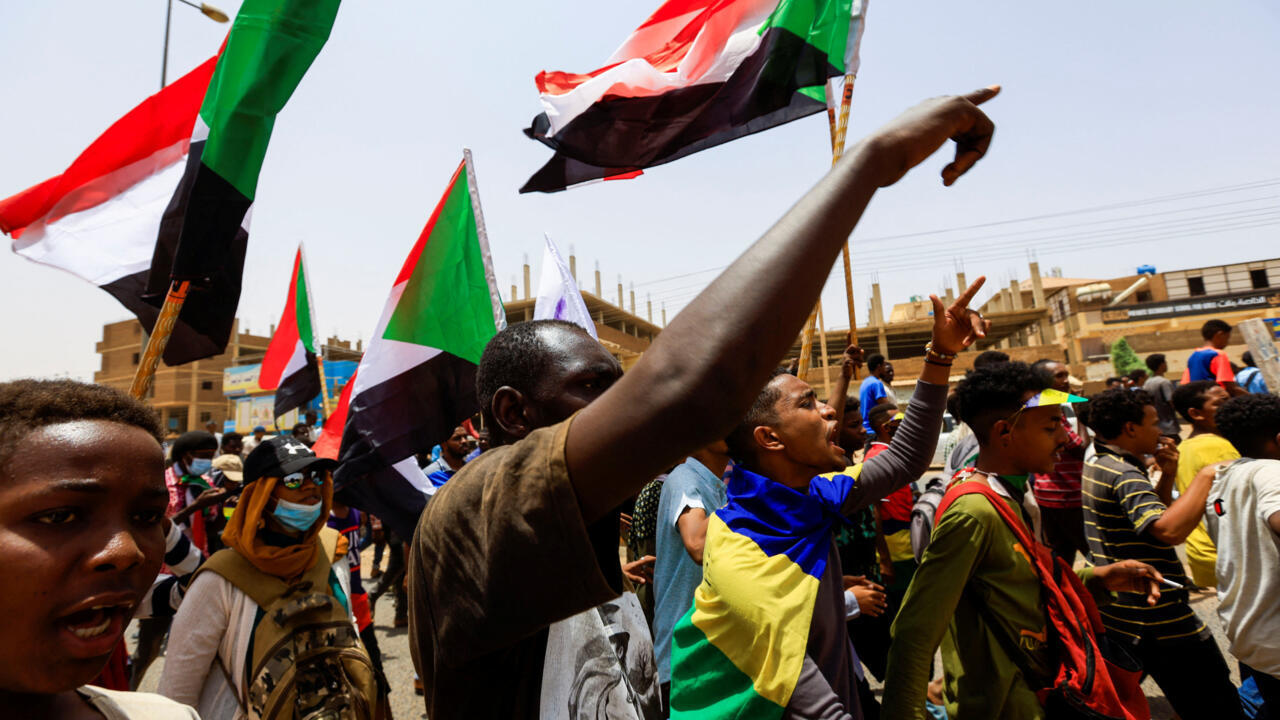 ‘We will not compromise’: Hundreds in Sudan continue protests against ...