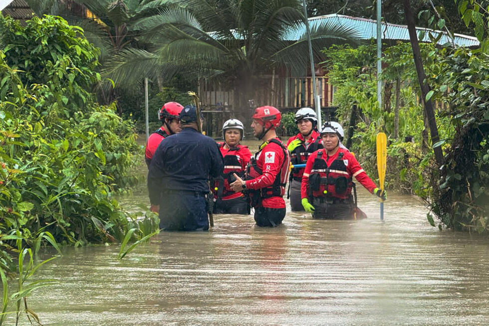 La tormenta Sara provoca inundaciones en Honduras y Costa Rica, y se ...