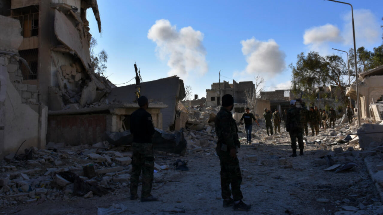 Thousands of civilians flee east Aleppo during government offensive ...