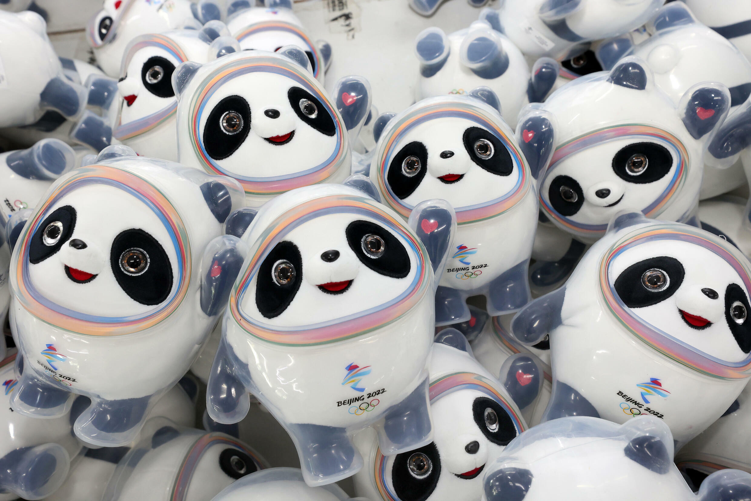 Panda 'phenomenon' surprises Beijing Olympics mascot designer