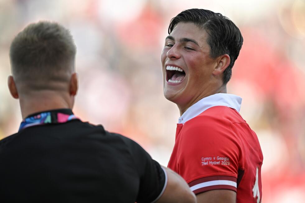 Wales left purring over Rees-Zammit's electric pace