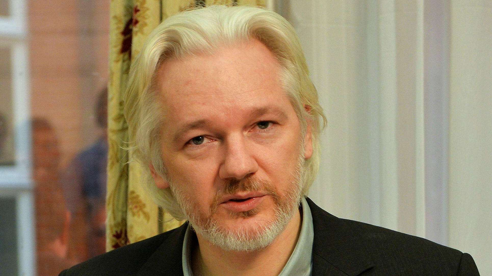 La historia por la que Julian Assange lleva una década en la mira de EE ...