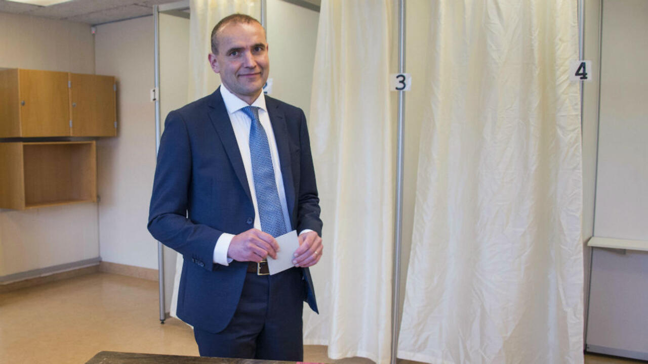 Iceland elects political newcomer president