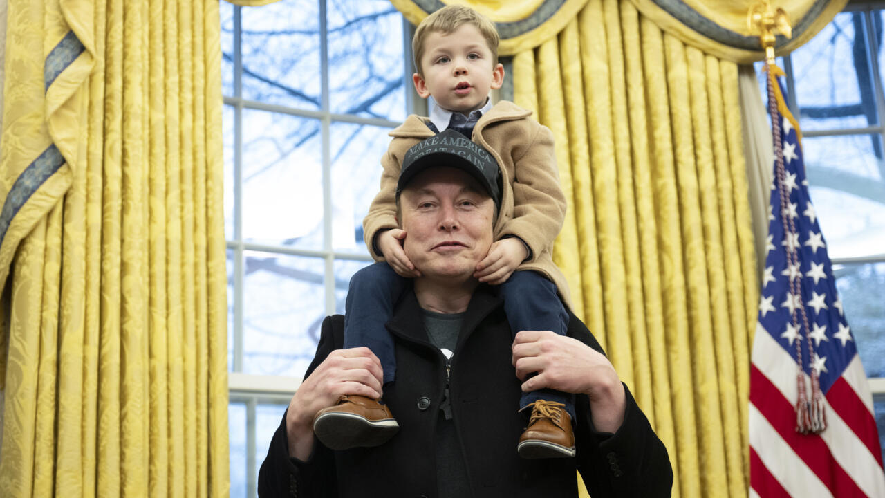 Elon Musk défend son action à la tête du DOGE tout en reconnaissant des "erreurs"