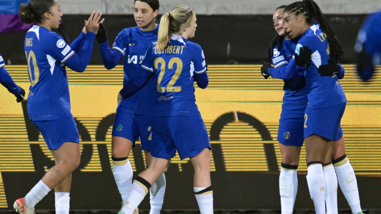 Chelsea's Kerr set for lengthy lay-off after ACL injury