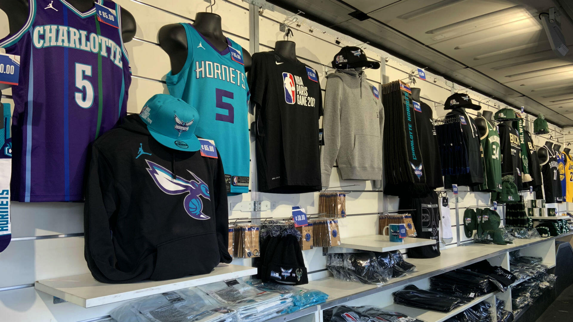 En images : grande première réussie pour la NBA à Paris