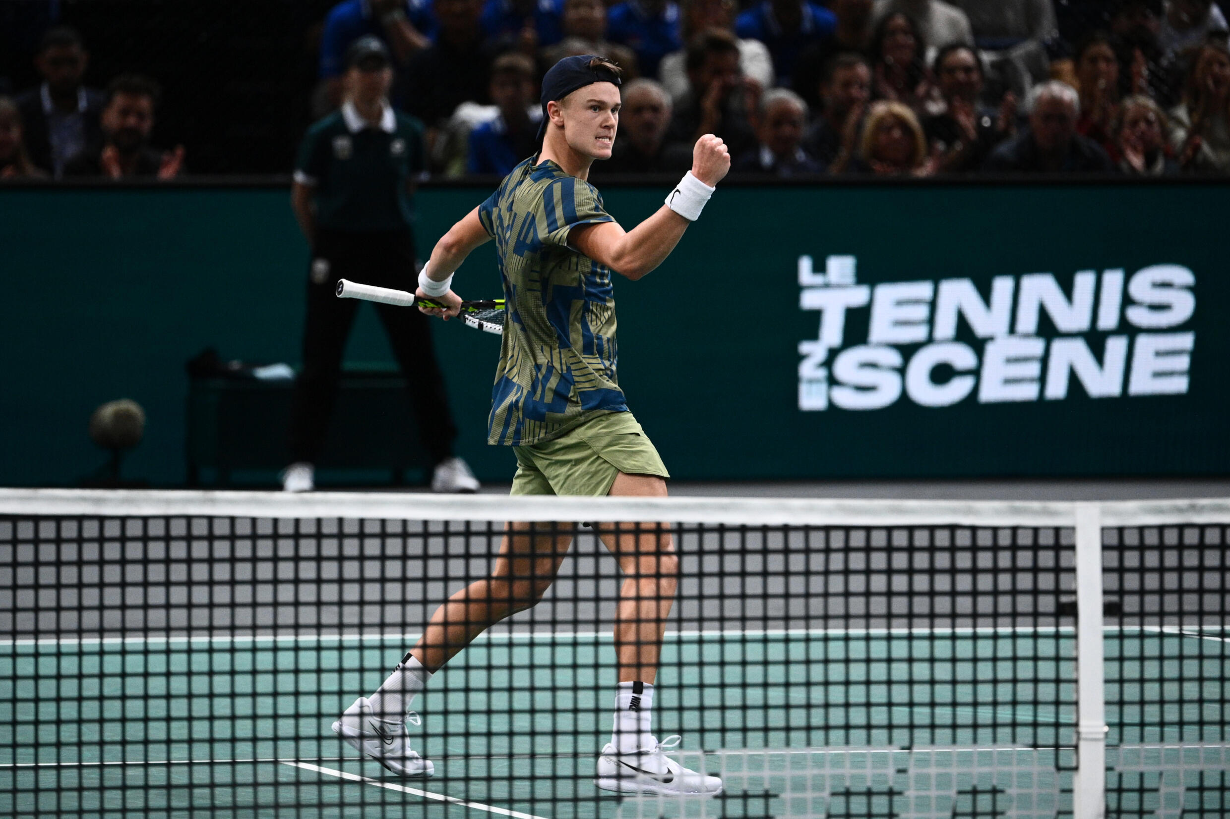 El joven Rune sorprende a Djokovic en la final de París-Bercy