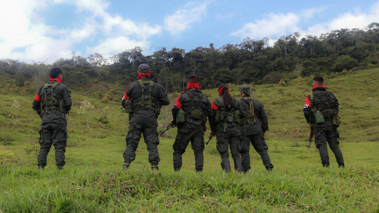 La guerrilla ELN libera a cinco soldados secuestrados en Colombia