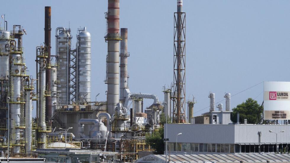 Recortes en la producción de petróleo anuncian Arabia Saudita y otros ...