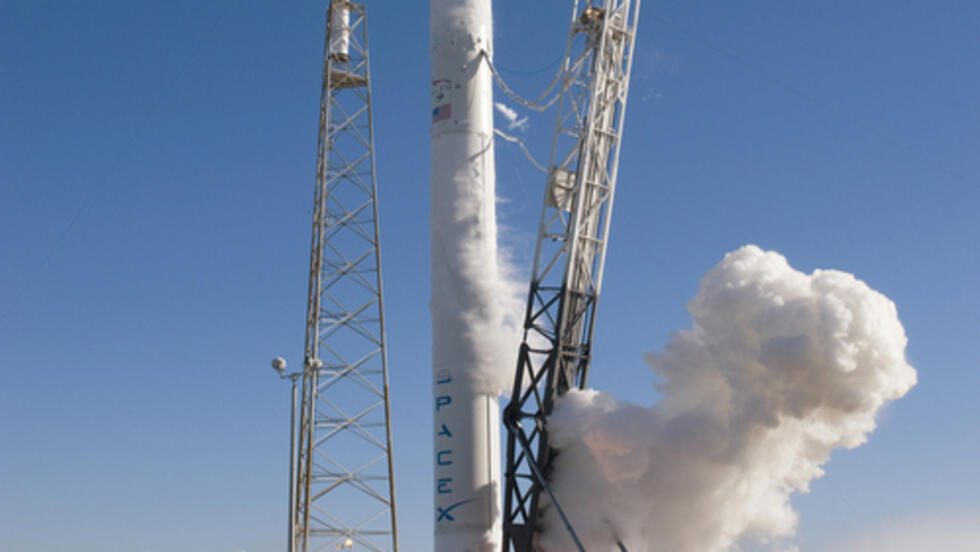 First private space capsule takes off from US