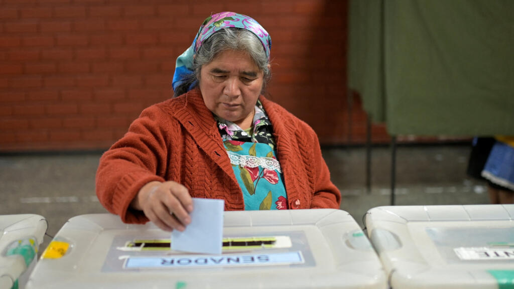 Largas filas y normalidad marcan la jornada electoral con voto ...