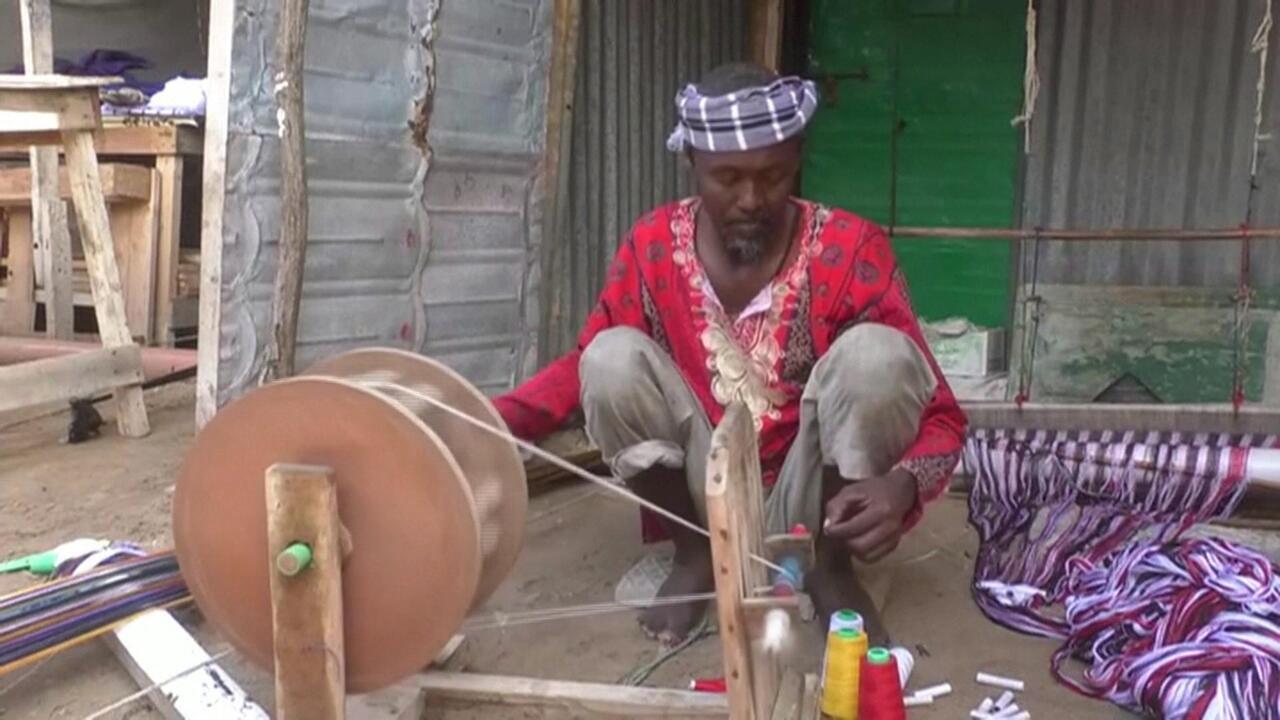 Somalia weavers struggle to preserve their craft from fast fashion ...