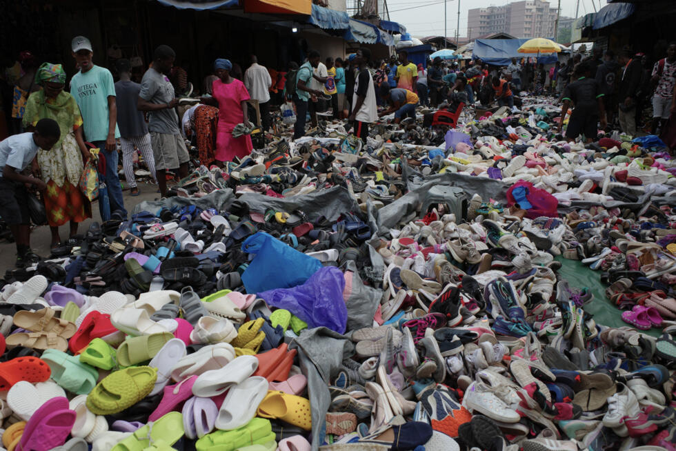 Ghana struggling with tsunami of secondhand clothes