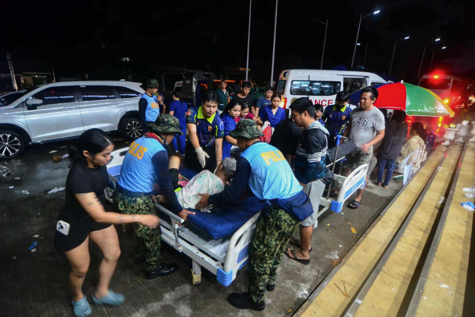 Philippines quake toll rises to 69 as injured overwhelm hospitals