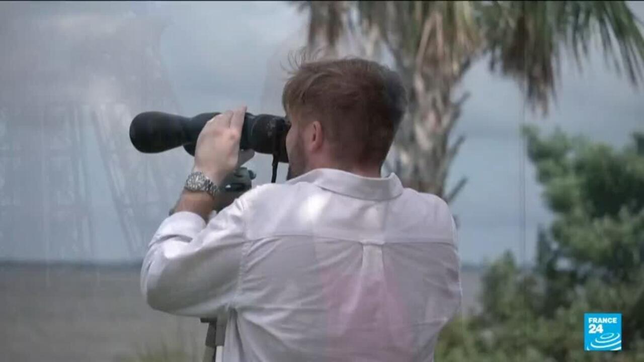 Artemis: Tourists flock to Florida for NASA's moon rocket launch ...