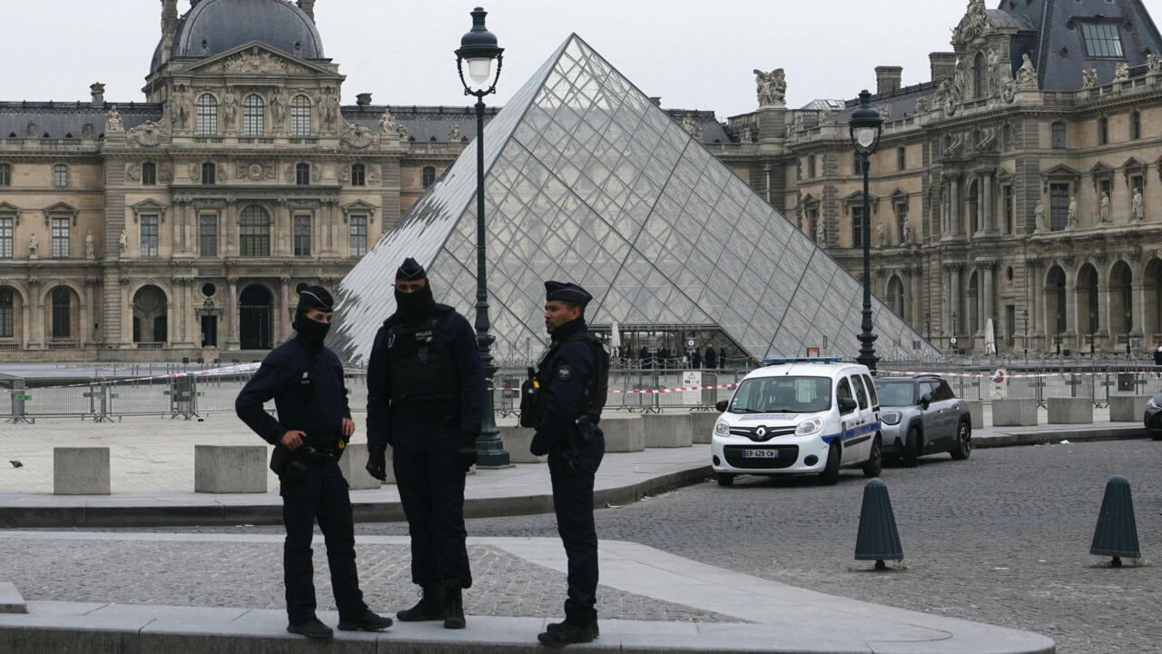 Thieves steal French crown jewels from Louvre in daytime raid