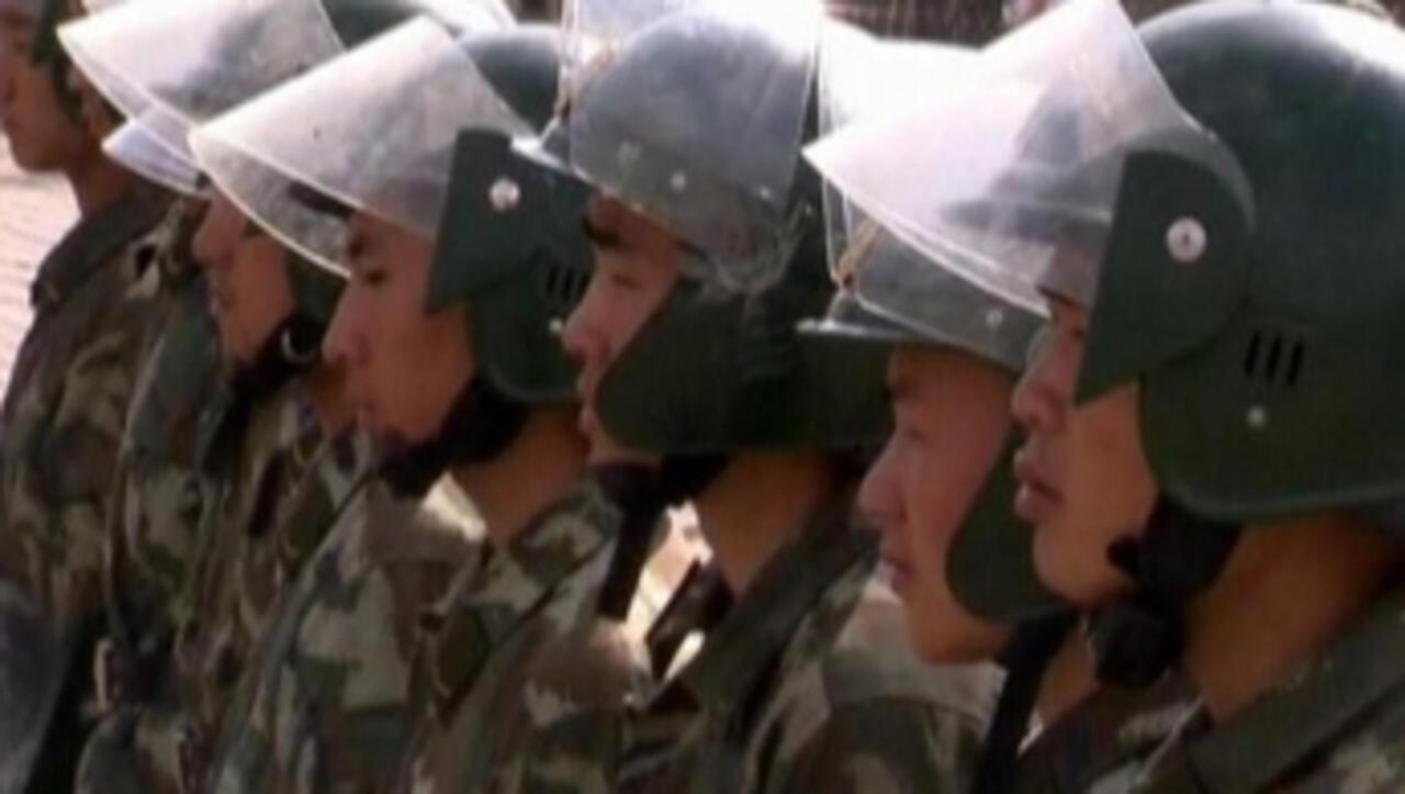 Police shoot dead two Uighurs in Urumqi