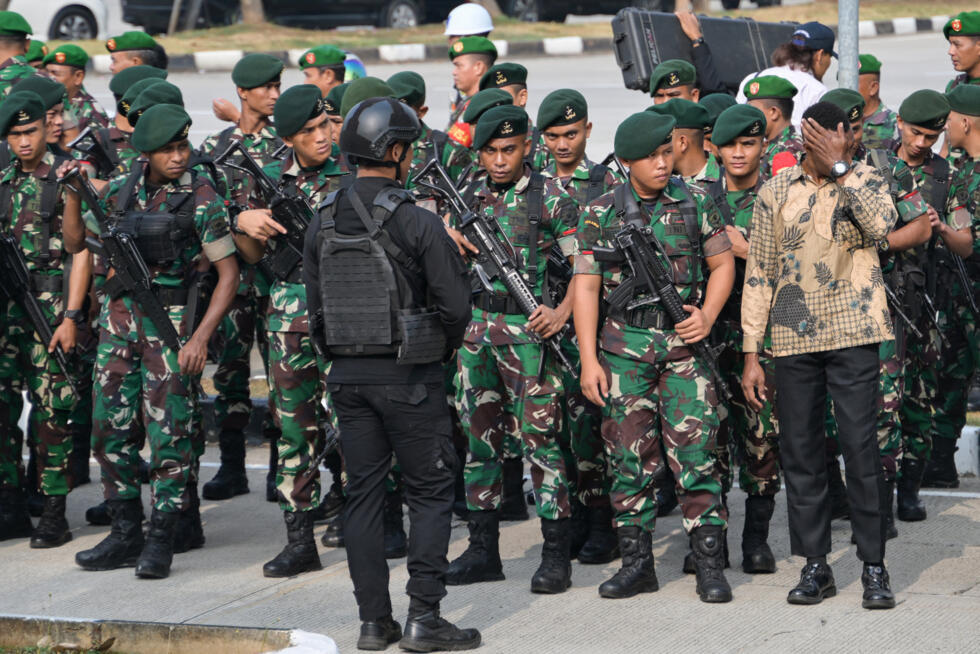 Pope Francis arrives in Indonesia for first stop on 12-day Asia-Pacific ...