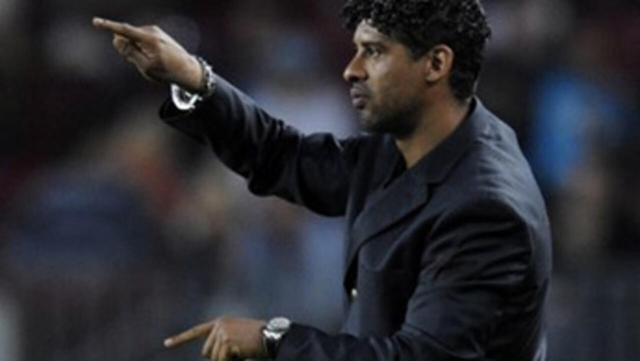 Frank Rijkaard eyeing Chelsea job