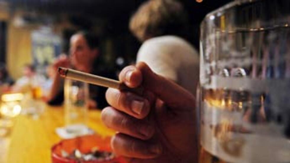 Bar owners partially reverse smoking ban