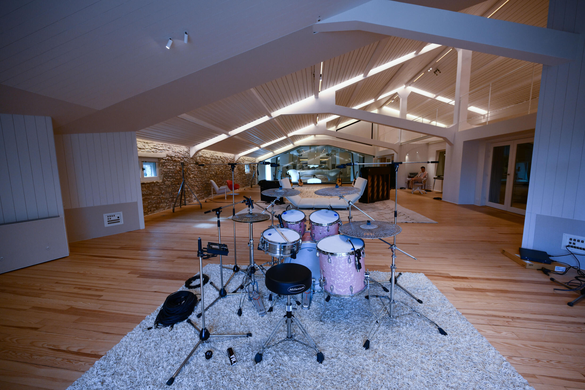 Les studios français Miraval remettent le son avec Brad Pitt