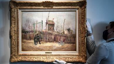 Rarely seen Van Gogh 'Street Scene in Montmartre' sells for over €13m
