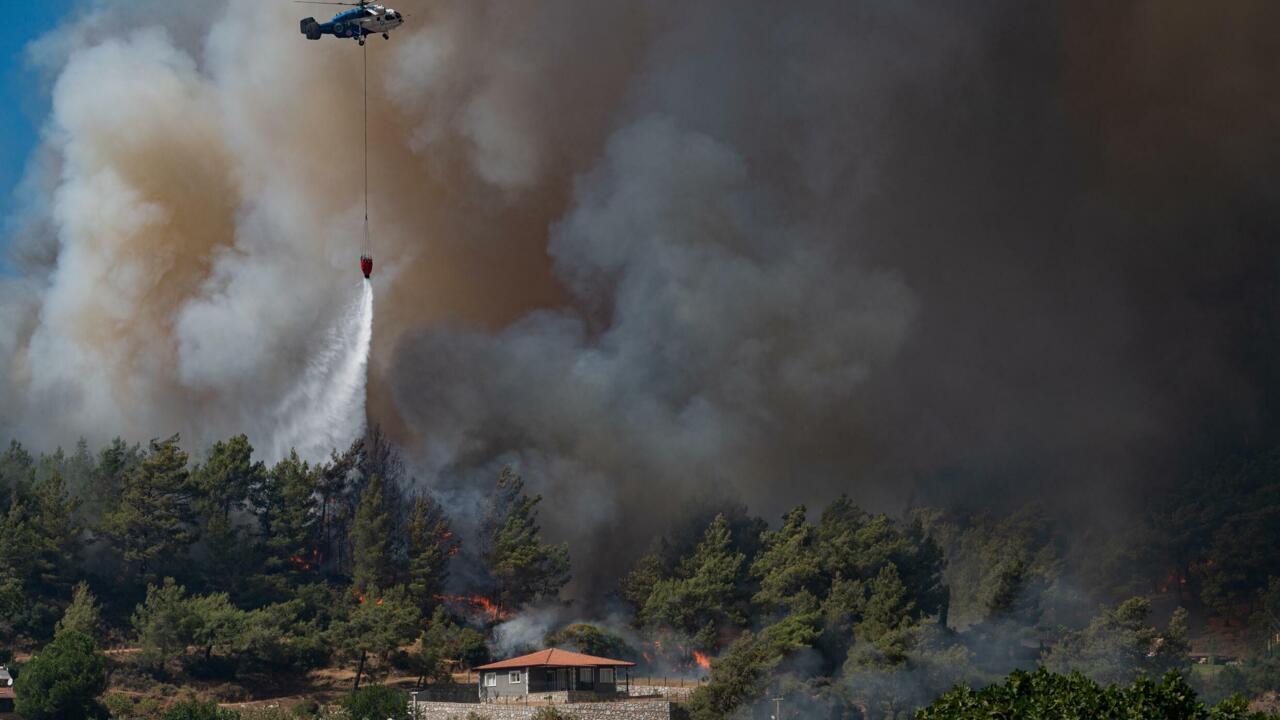 Deadly wildfire races toward Turkish power plant - France 24