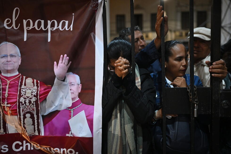 Jubilant Peruvians celebrate new pope at mass in adoptive city