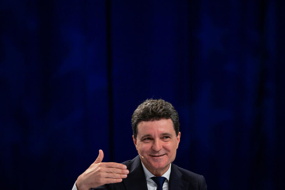 Romania's far-right candidate clear favourite in presidential run-off