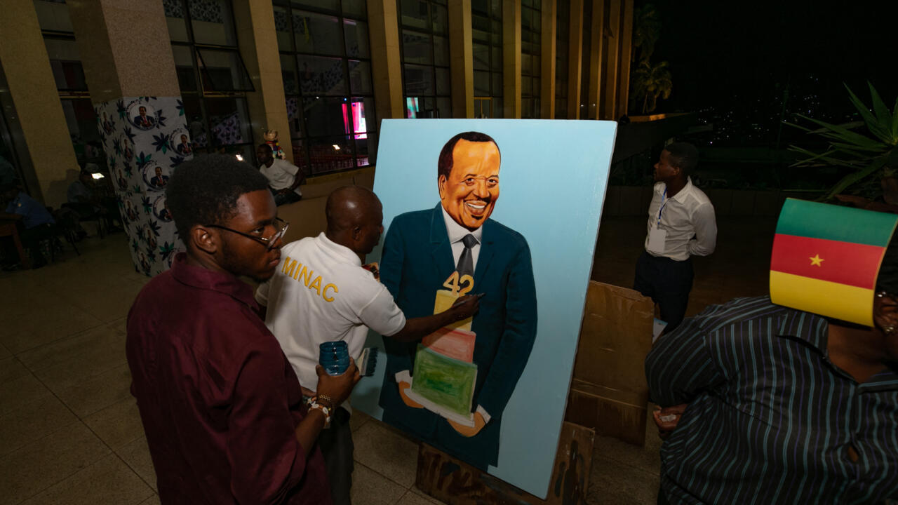 À 92 ans, le président Paul Biya brigue un huitième mandat à la tête du Cameroun