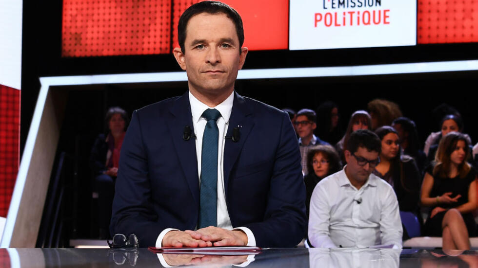 Socialist Hamon faces battle for party support as heavyweights eye Macron