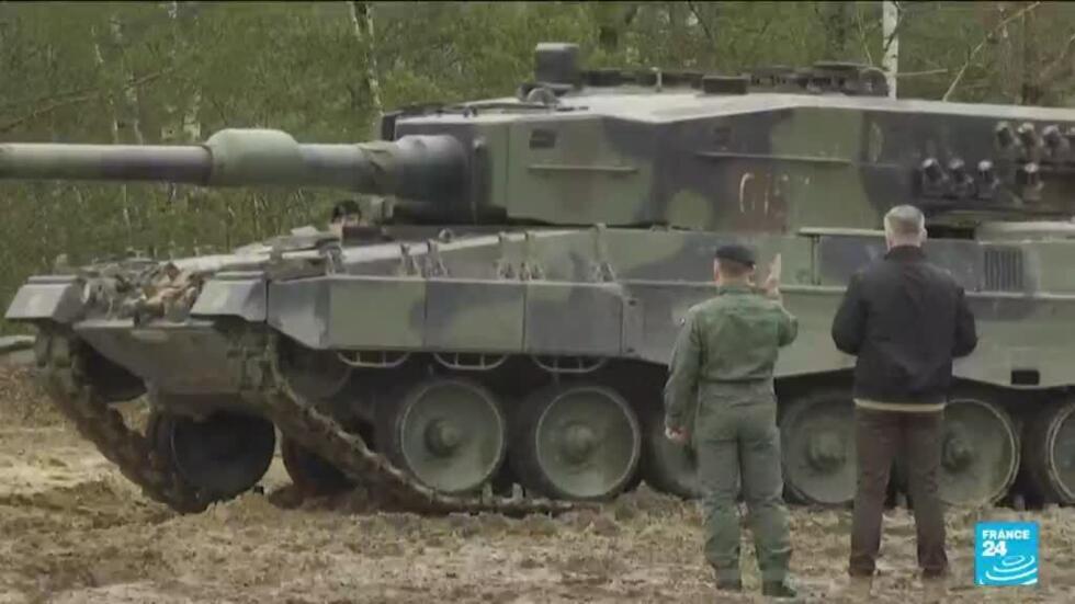 Ukrainian troops being trained to operate leopard tanks - France 24