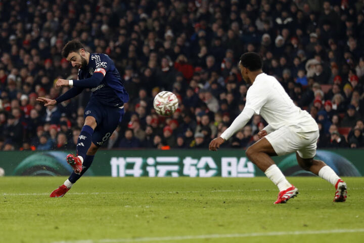 Bayindir the hero as 10-man Man Utd knock Arsenal out FA Cup