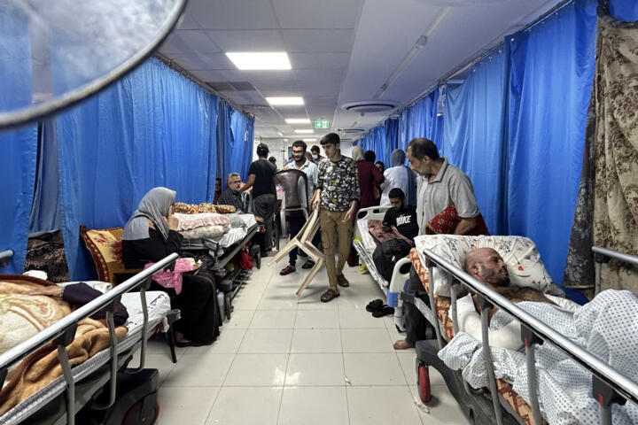 Despair in Gaza City hospitals encircled by fighting