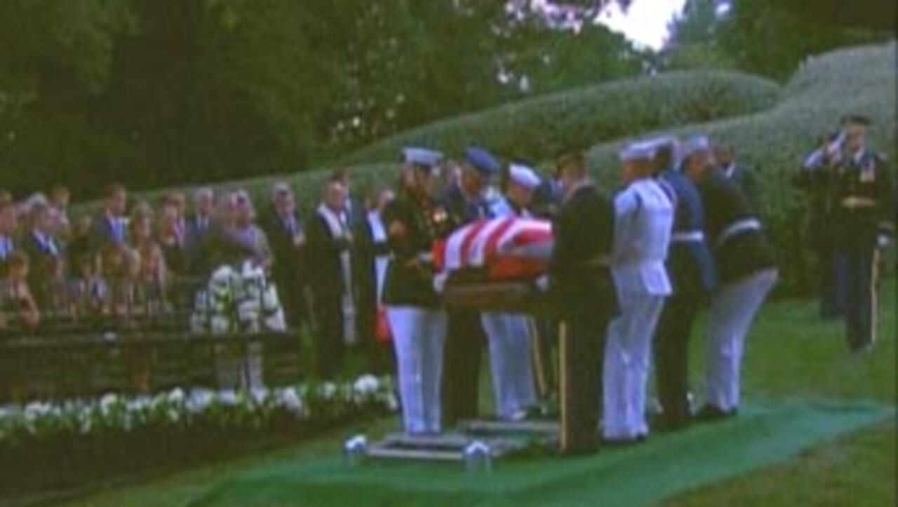 Kennedy laid to rest at Arlington National Cemetery
