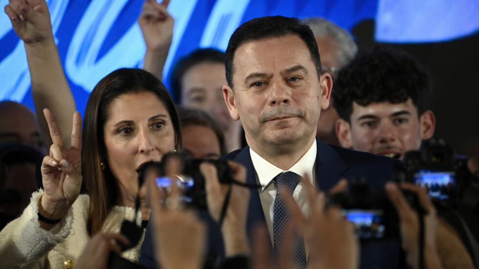 Au Portugal, le dirigeant de droite modérée Luis Montenegro nommé ...