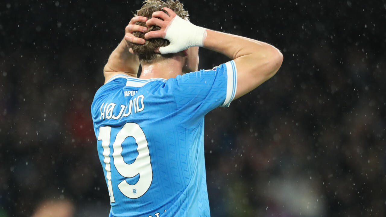 Napoli scrape draw with lowly Verona as leaders Inter look to capitalise