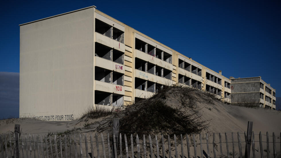 France knocks down seaside building symbolic of coastal erosion