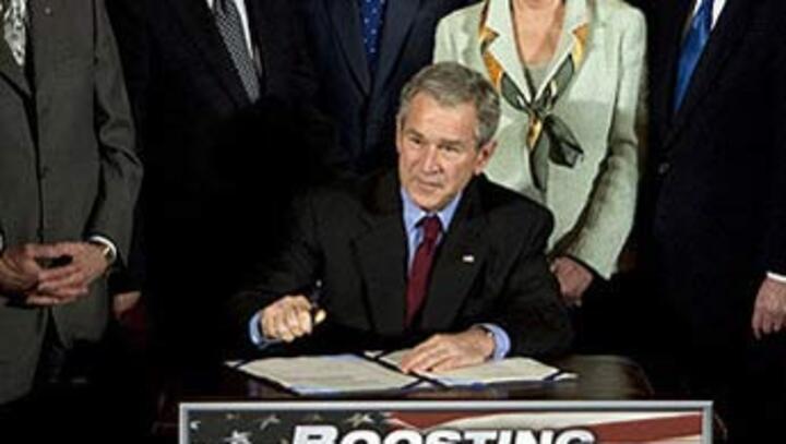 Bush signs stimulus package - France 24