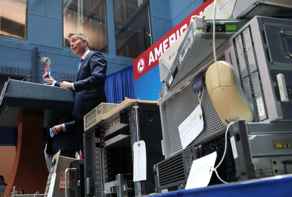 US unveils ambitious air traffic control upgrade