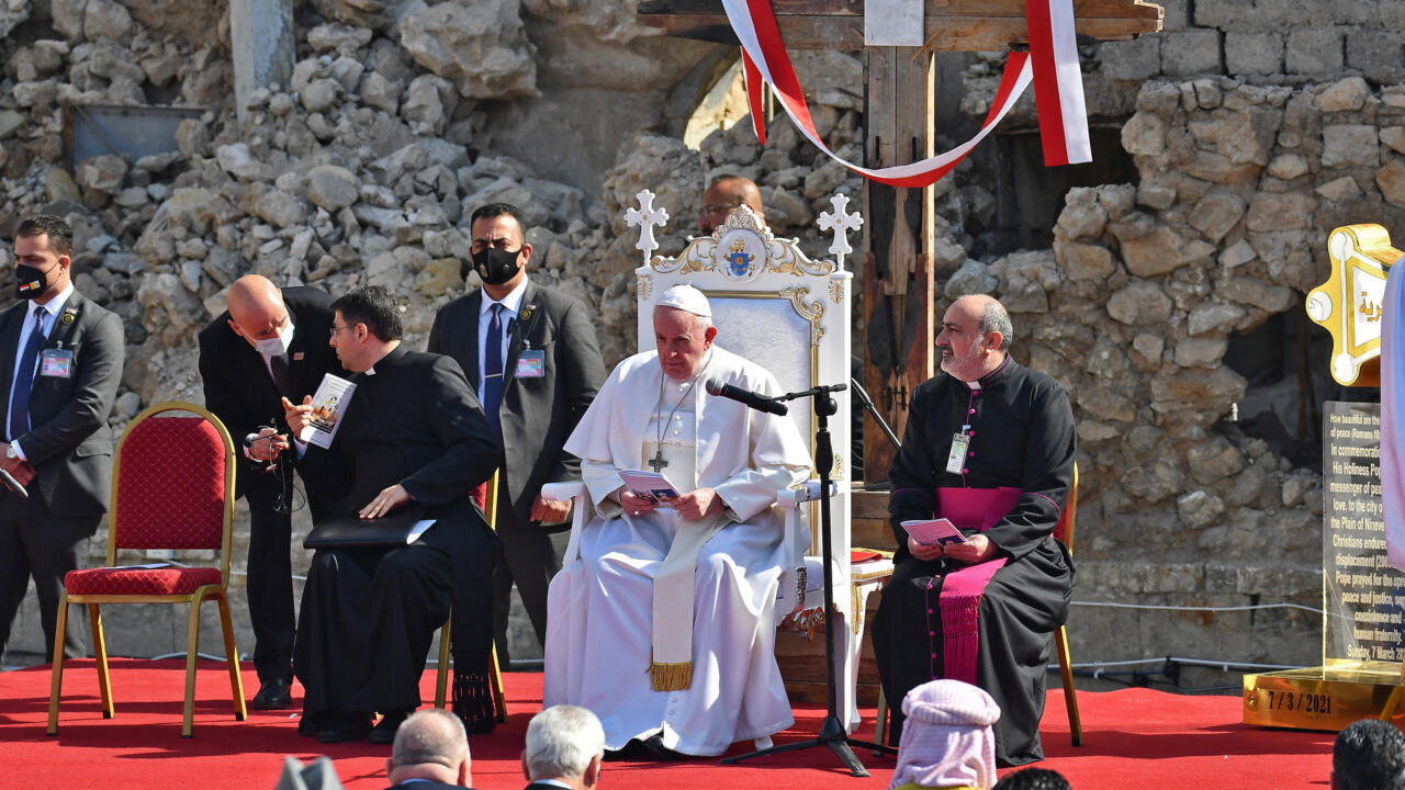Pope visits Iraqi Christians, leads prayer for 'victims of war' in Mosul